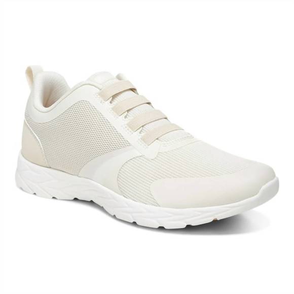 Vionic | Shoes | New Vionic Womens Layla Brisk Sneakers Wide Width In ...